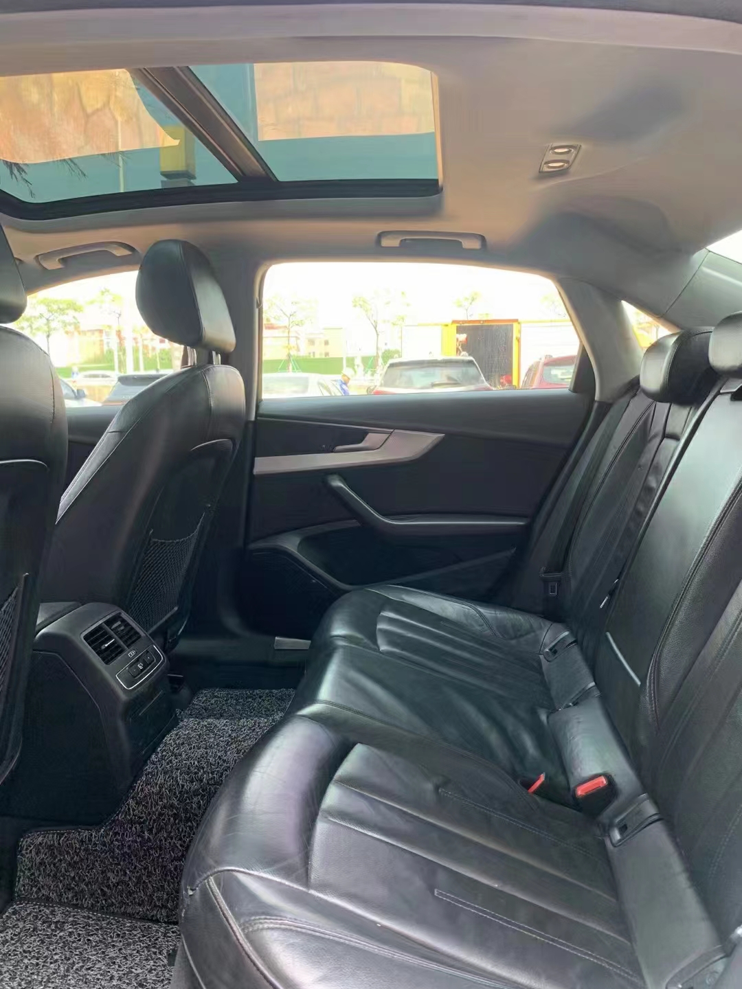 奥迪A4L 2017款 40 TFSI 时尚型-如何能买到抵押车-汇典抵押车