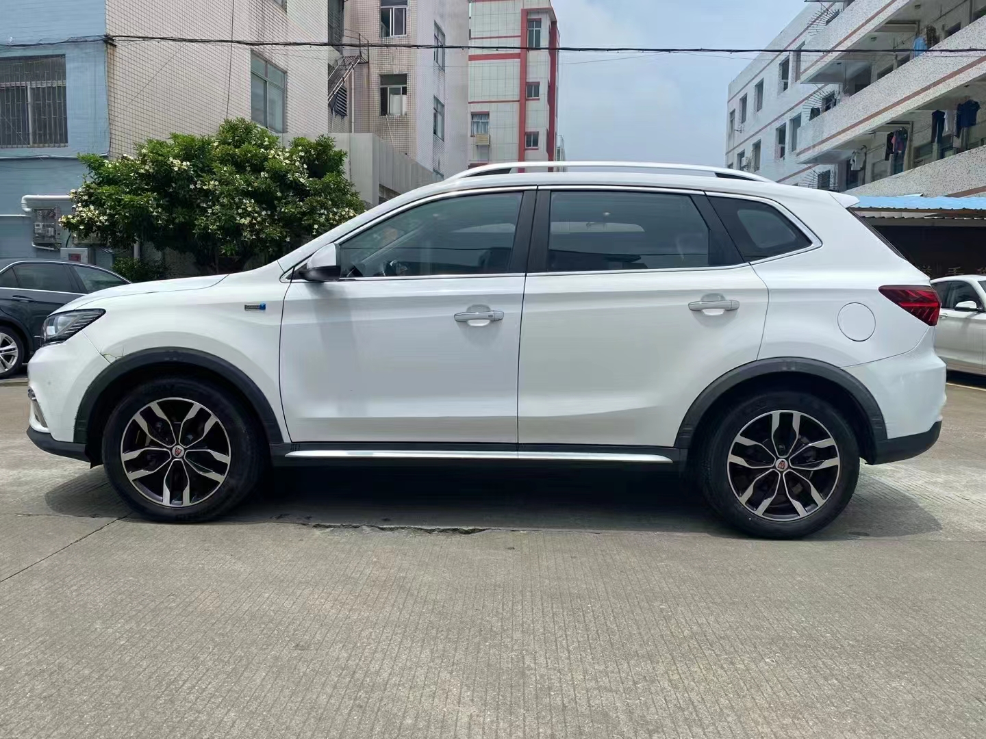 荣威RX5 2016款 20T 两驱自动互联网智享版-抵押车出售-汇典抵押车网