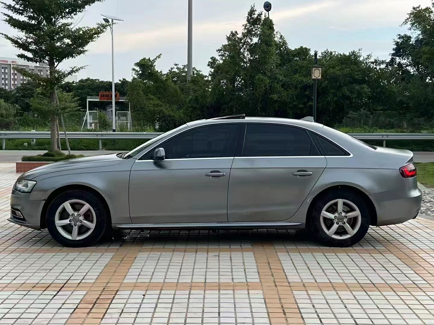 奥迪A4L 2013款 35 TFSI 自动标准型-抵押车信息平台-汇典抵押车交易网