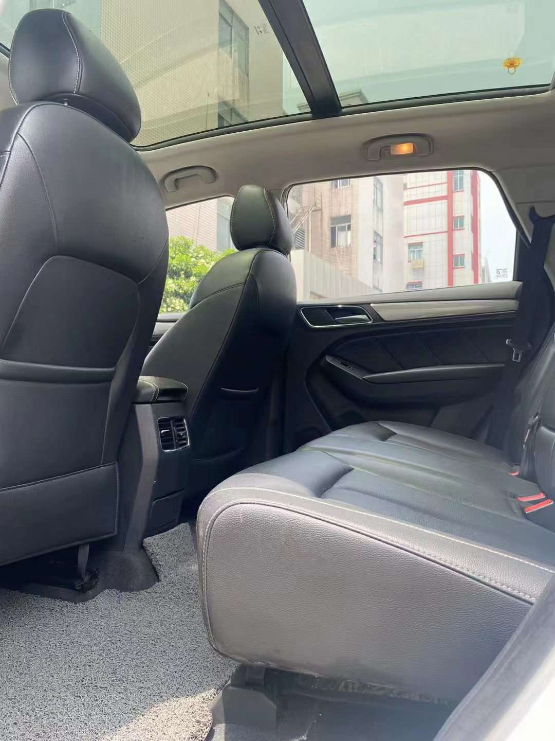 荣威RX5 2016款 20T 两驱自动互联网智享版-抵押车出售-汇典抵押车网