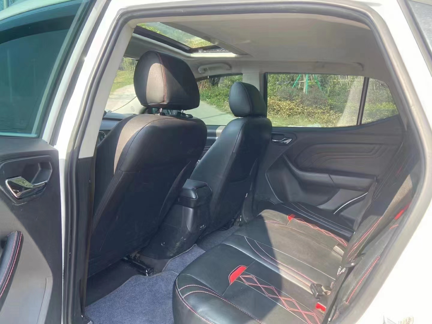 东南DX3 2018款 1.5T CVT尊贵型-高州市抵押车回收