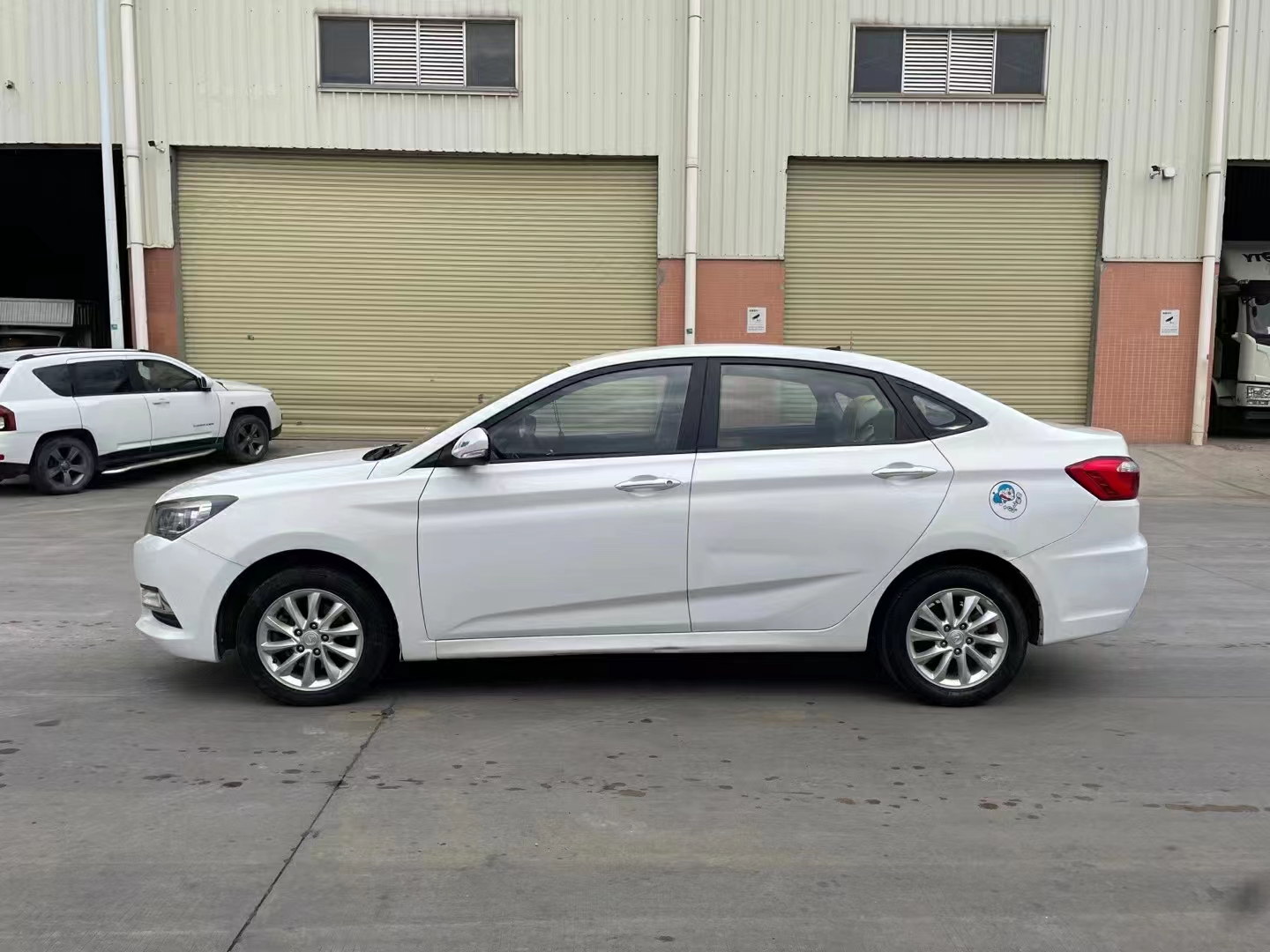 悦翔V7 2016款 1.6L 手动乐尚型 国V-佛山债务抵押车