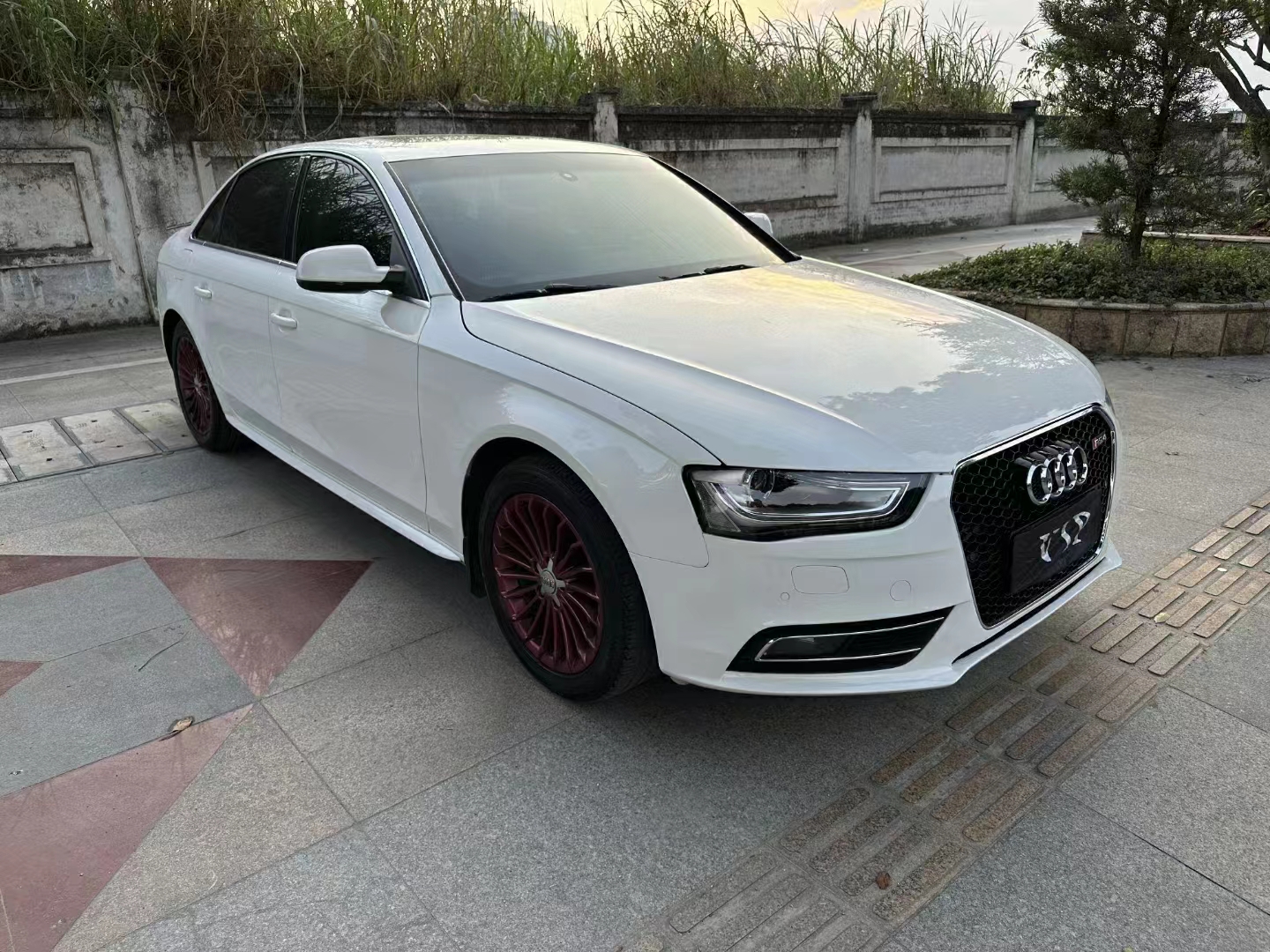 奥迪A4L 2015款 35 TFSI 自动舒适型-茂名市债权转让车