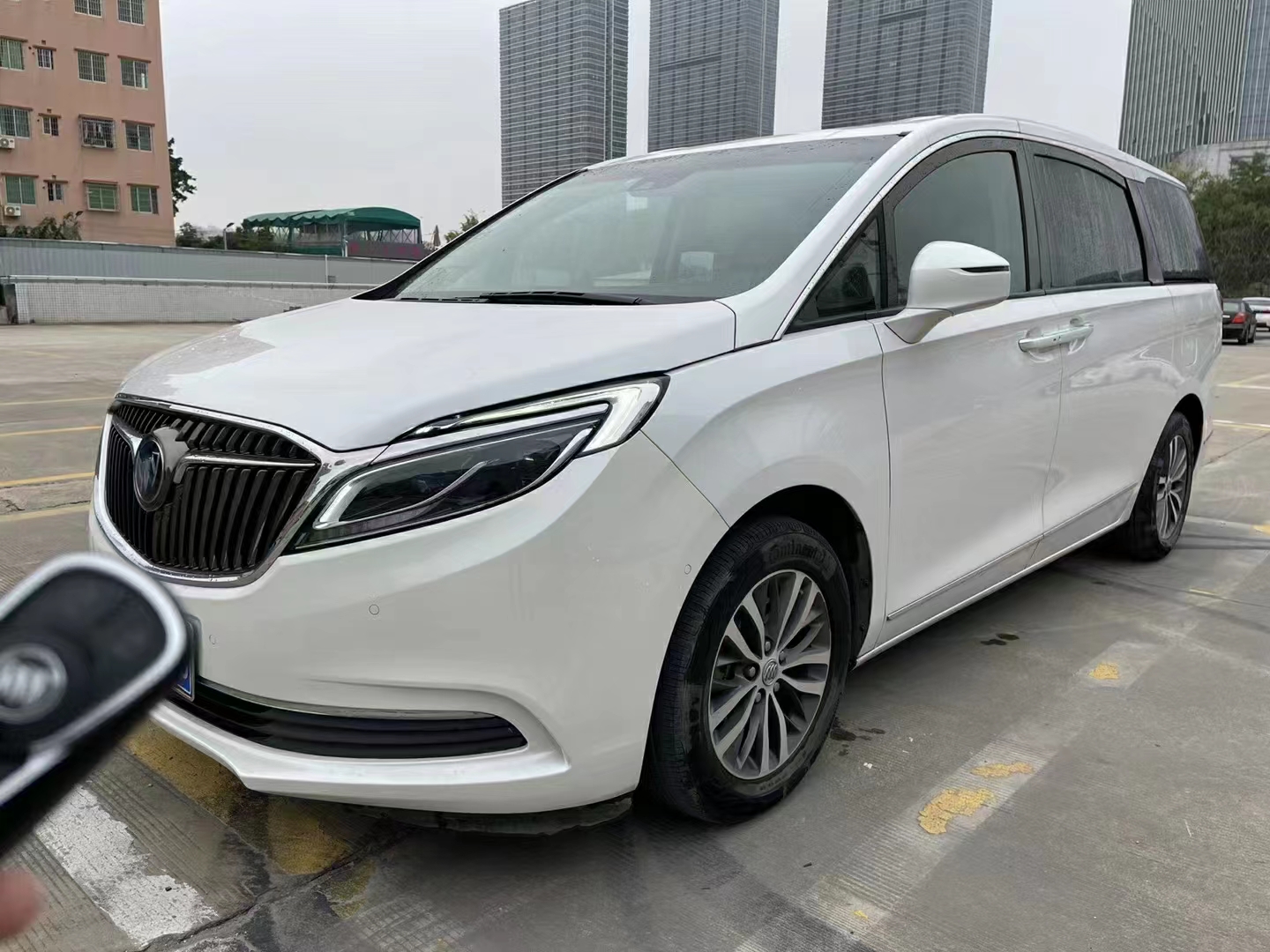 别克GL8 2017款 ES 28T 旗舰型 国V-恩平市一手正规抵押车买卖